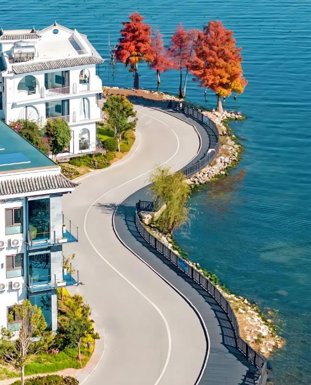 Cycling the Erhai Eco Corridor: A Scenic Adventure Around Erhai Lake ...